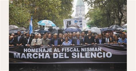 Una Multitud Marchó Con Los Fiscales Por Nisman Y Exigió Justicia Bajo