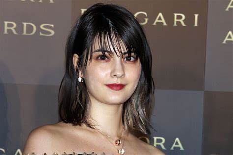 マギー、ほぼ乳見え写真に驚愕の声 「想像以上に…」「見せないほうが…」 ニュースサイトしらべぇ