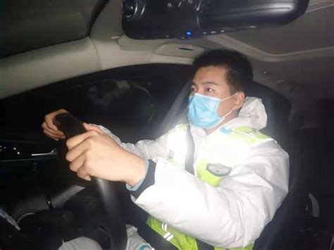 抗疫一线丨吕志 袁伟煜夫妻携手战“疫”篇澎湃号·政务澎湃新闻 The Paper