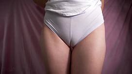 Milf In Tight Yoga Pants Shows Off Her Sexy Cameltoe Xnxx Com