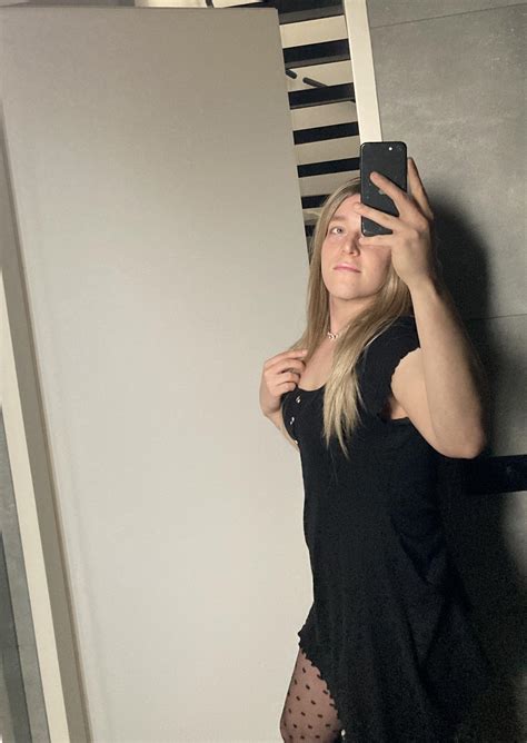 First Face Picture 🙈 Let Me Introduce Myself I Am Nina ️please Be