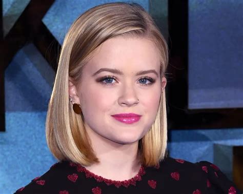 Reese Witherspoons Daughter Publicly Comes Out