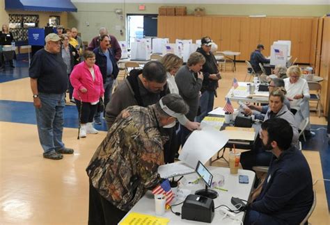 Early Voting Sees High Turnout Top Story