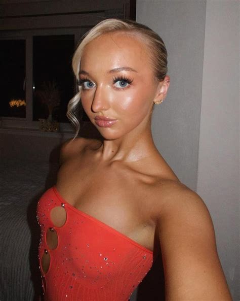 Perfect Target For A Huge Load R Sophie Cairns