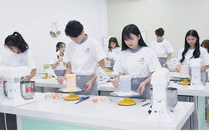 西点烘焙培训班 刘清学校 实力学校 1人1机 小班制 1对1 学得快