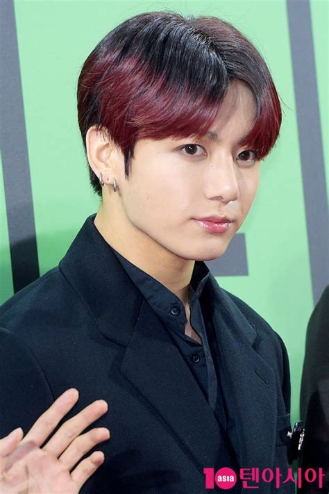 Ten Photobts 정국 너무 잘생겨서 죄송합니다 텐아시아