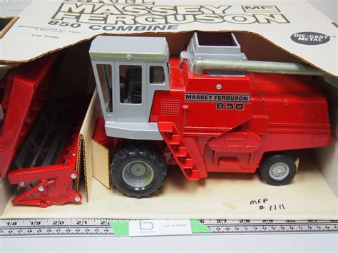 Ertl Massey Ferguson 116 Scale Combine Nib Bodnarus Auctioneering