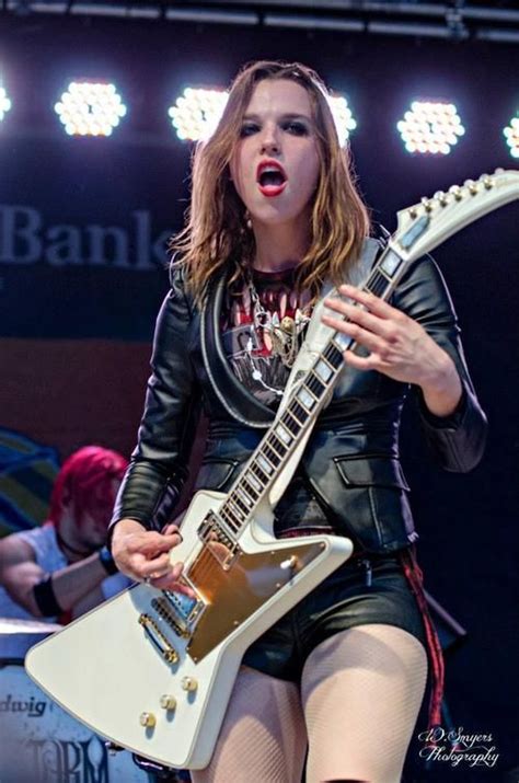 Lzzy Hale Lzzy Hale Female Musicians Female Guitarist