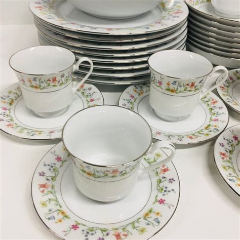 Vintage Crown Ming Floral Decorated Porcelain Dinnerware Set 45 Pieces