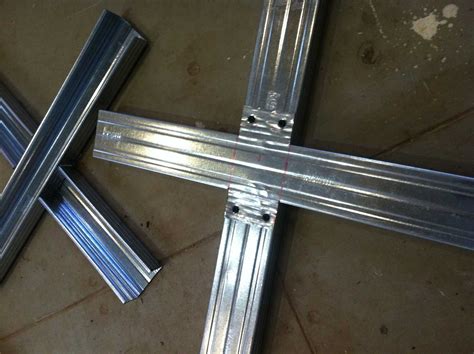 건식 벽체 용 프로파일 치수 건식 벽체 용 벽 금속 요소 석고 보드 용 가이드 유형 아치형 금속 프로파일