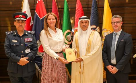 وكيل وزارة الداخلية لشئون الجنسية والجوازات يجتمع مع المدير الإقليمي