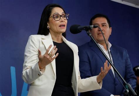 Ecuador Presidential Rivals Agree Tough Stance On Crime Differ On Economy