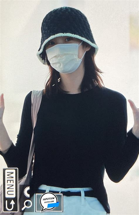 혹하게하는것들 오늘자 아이유 영국 출국 프리뷰 Daum 카페