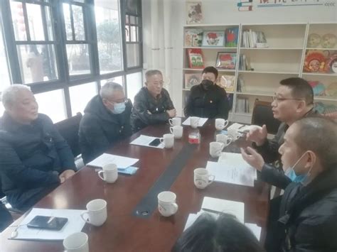 住建局调研党群驿站建设共商共建议起来