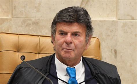 STF desobriga uso de máscara no interior da Corte