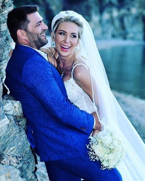 Нови снимки от гръцката сватба на Антония Петрова и Ивайло Батинков Всичко за жената