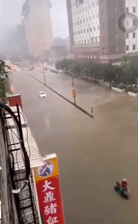大雷雨狂炸北北基！ 信義區街道淒慘汪洋一片 高樓民眾直呼「太扯」 社會 Ctwant