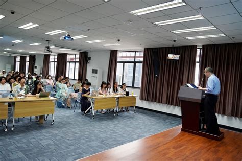 外国语学院成功举办“文本解读的规则”学术讲座 四川大学外国语学院