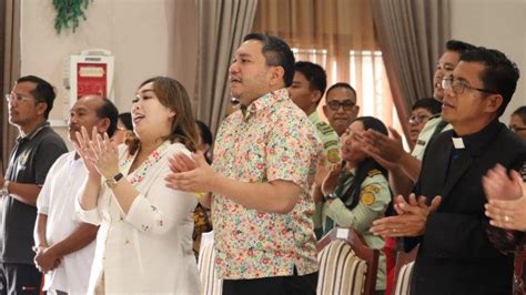 PESAN Bupati Franc Bernhard Tumanggor Dalam Ibadah Umum Pemkab Pakpak