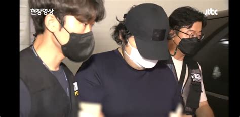 더쿠 성폭행 하려고혼자 타는 여성 10분 넘게 기다렸다