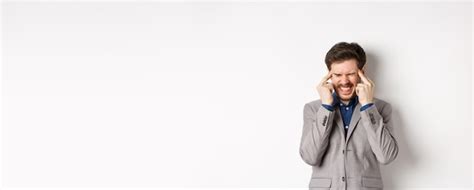 Premium Photo Image Of Frustrated Man Trying To Think Cant Remember