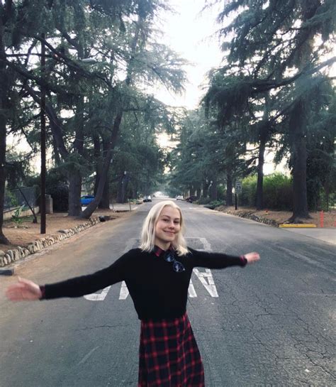 Pin By Hannah Aitken On Phoebe Bridgers Inspo Phoebe Gay Girl Women