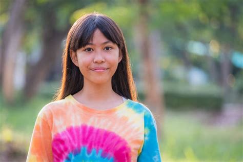 209 300 Thai Girl Photos Taleaux Et Images Libre De Droits Istock