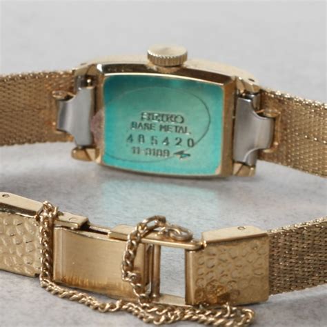ARMBANDSUR Dam Seiko