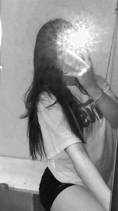 Pin By Gecelle On Poses Selfie Poses Cute Selfie Ideas Ideas For Instagram Photos