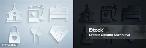 리본 침실 쇼핑백 하트 다이아몬드 두 개의 공백 사진 프레임과 하트 및 교회 건물 아이콘이 있는 풍선을 설정합니다 벡터 3차원 형태에 대한 스톡 벡터 아트 및 기타 이미지