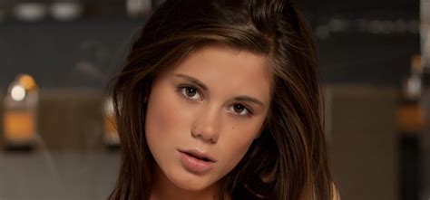 2316x1080 Resolution Brunette Smile Girl 2316x1080 Resolution