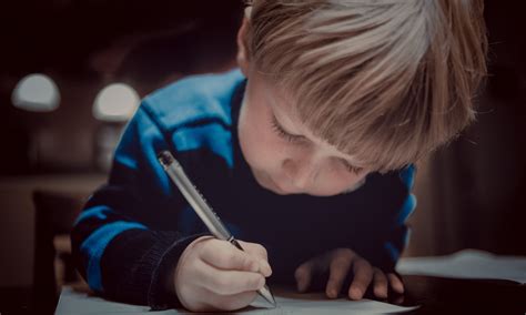 جوَّك تعليم الكتابة للأطفال أهميتها وأساليب التعليم بقلم حسناء لقمان