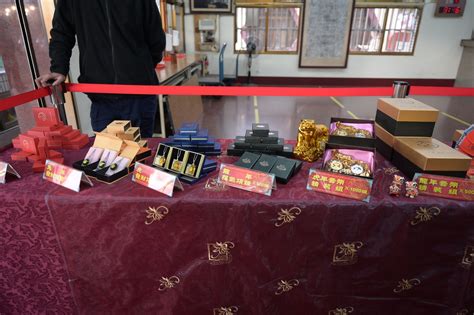 南投景點2024紫南宮龍年錢母排隊免費發放時間排隊方式送金戒指求還發財金求金雞方法過年年假走春景點 跟著左豪吃不胖