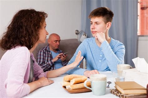 Nu Stiu Cum Sa I Spun Fiicei Mele Ca Fratele Vitreg E Tatal Ei Biologic