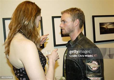 182 Laura Prepon Chris Masterson Photos And High Res Pictures Getty Images