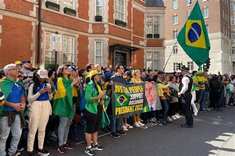 Em Londres Michelle Publica Apoio De Bolsonaristas E Gritos Anti Lula