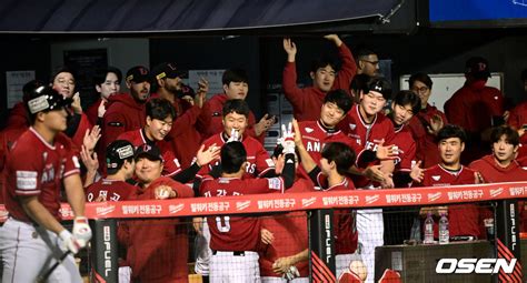사진 김강민 Ssg 와이어투와이어 우승 자축하는 선제 투런포 Osen
