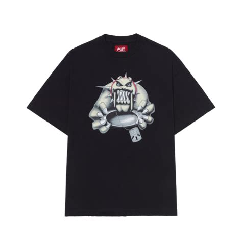 Travis Scott Revela os Óculos Oakley x Podpah em uma Aparição