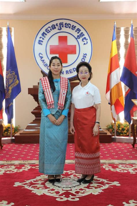 ឯកឧត្តម នេត្រ ភក្ត្រា និងលោកជំទាវ ទុយ សិរីរតនៈ ឧបត្ថម្ភថវិកាចំនួន ១៥លានរៀល ជូនកាកបាទក្រហមកម្ពុជា