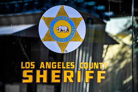 Updated La County Sheriff Reverses Stance To Close Gun Stor Guns And