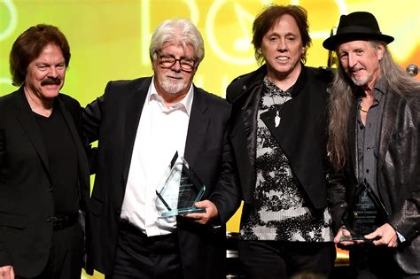Live 2012 Doobie Brothers Long Train Running Suis