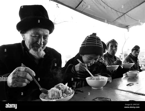 Musulman Chinois Banque D Images Noir Et Blanc Alamy