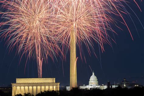 Photos Fireworks Cap Off Dc Fourth Of July Celebrations Wtop News