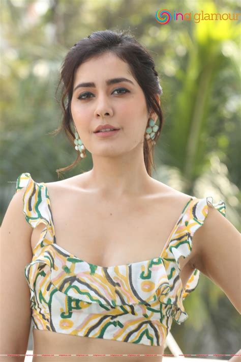 Raashi Khanna Actress Photo Image Pics And Stills 493946