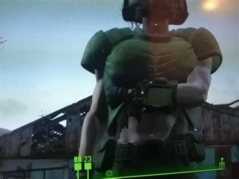 When I Enter 3rd Person My Characters Arm Is Like This Theres No