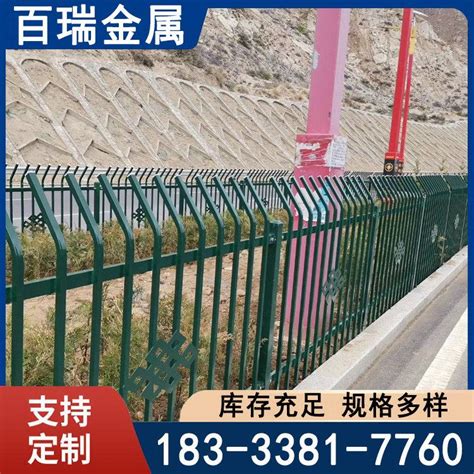 工地围墙 镀锌钢管护栏厂家 绿白 防爬栅 连接牢靠 防腐耐用