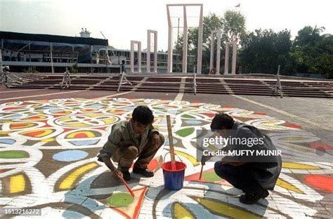 Shaheed Minar Dhaka Photos And Premium High Res Pictures Getty Images