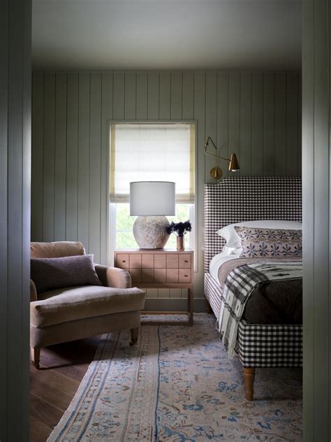 What Color Bedding Goes With Green Walls — Designers Share Livingetc