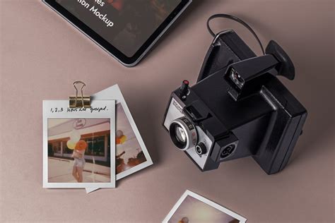 宝丽莱相片展示相框样机模板 Psd Polaroid Mockup Frames Set