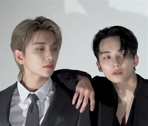 Joshua And Jeonghan Seventeen Seventeen Album Seventeen Scoups